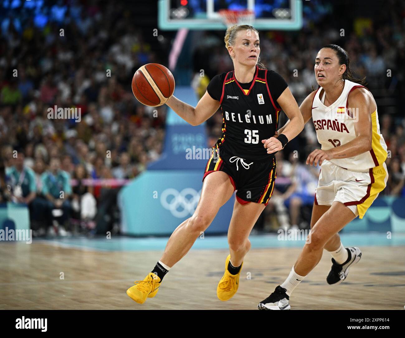 Paris, France. 07th Aug, 2024. Belgium's Julie Vanloo and Spain's Maite ...