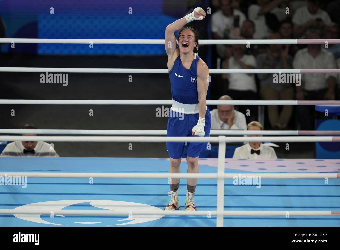 Ireland's Kellie Harrington celebrates winning gold after defeating ...