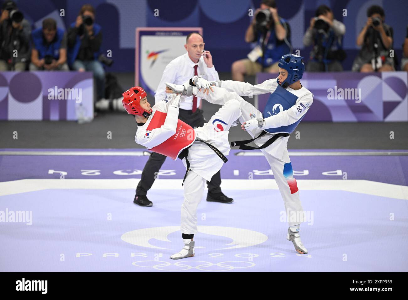 Paris, France. 07th Aug, 2024. South Korea's Park Tae-joon and France's ...