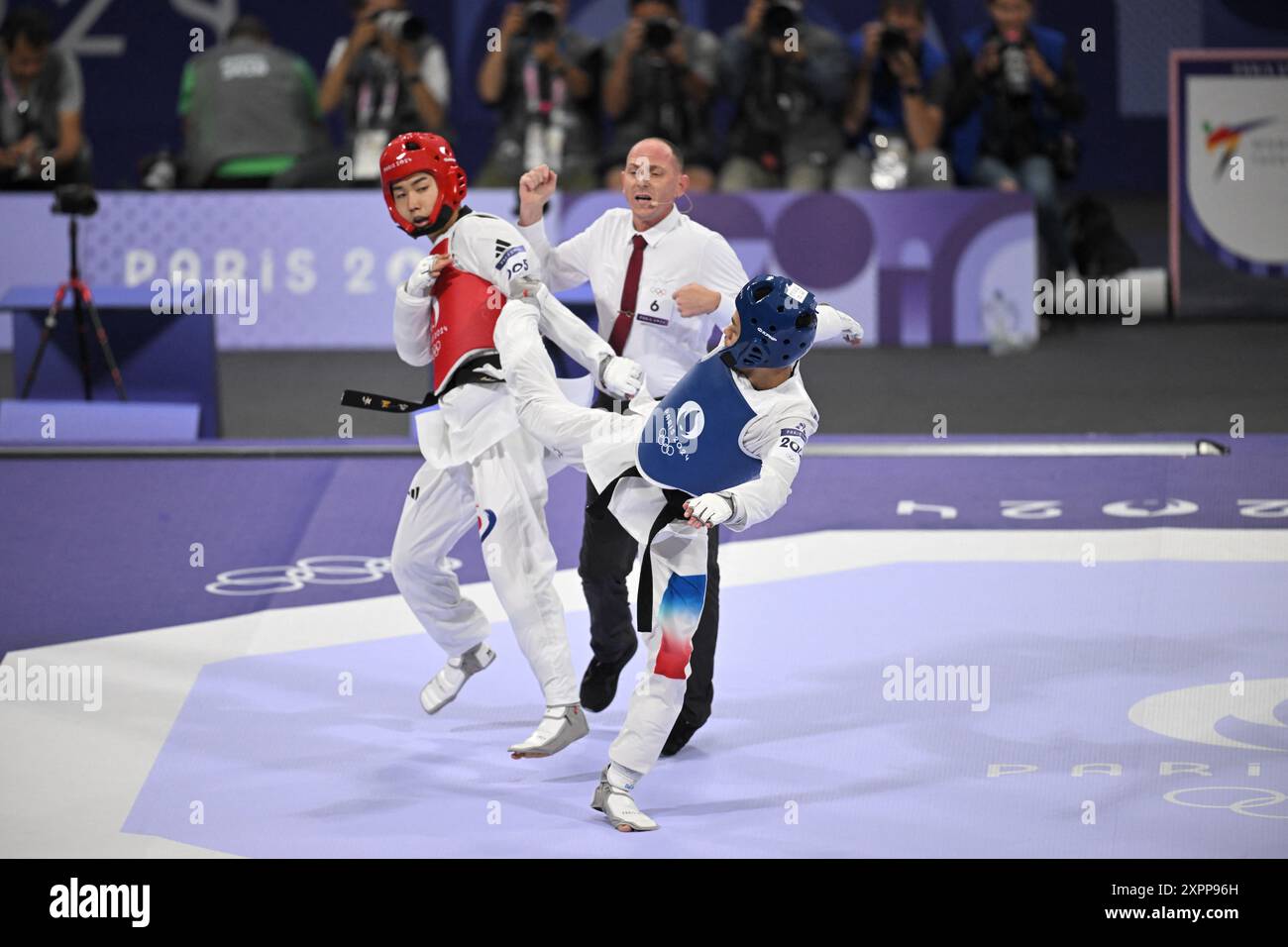 Paris, France. 07th Aug, 2024. South Korea's Park Tae-joon and France's ...
