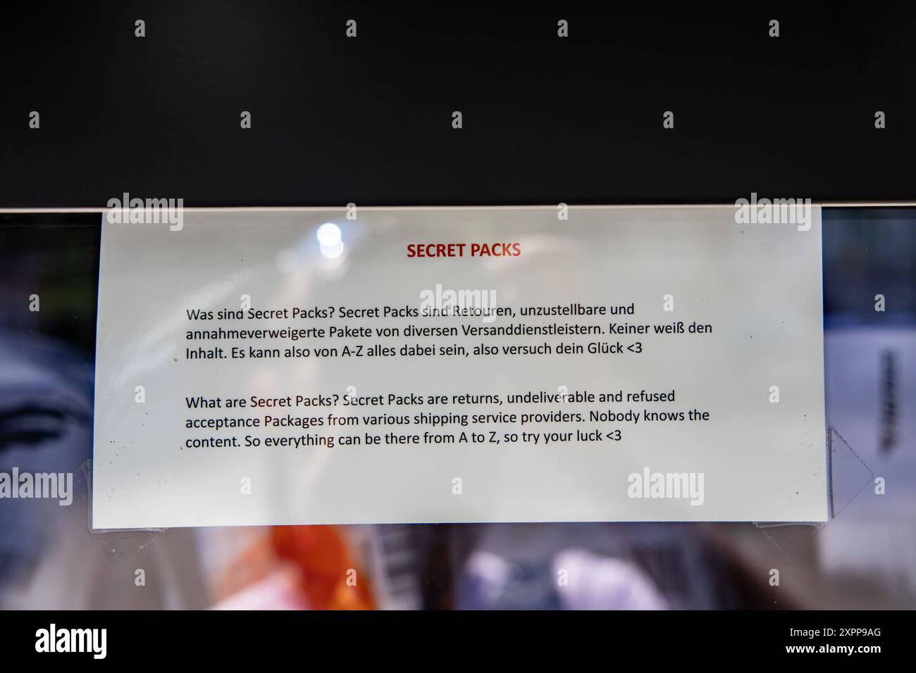 Secret Packs Automat im RAW Gelände in Berlin am 31. Juli 2024. Secret ...