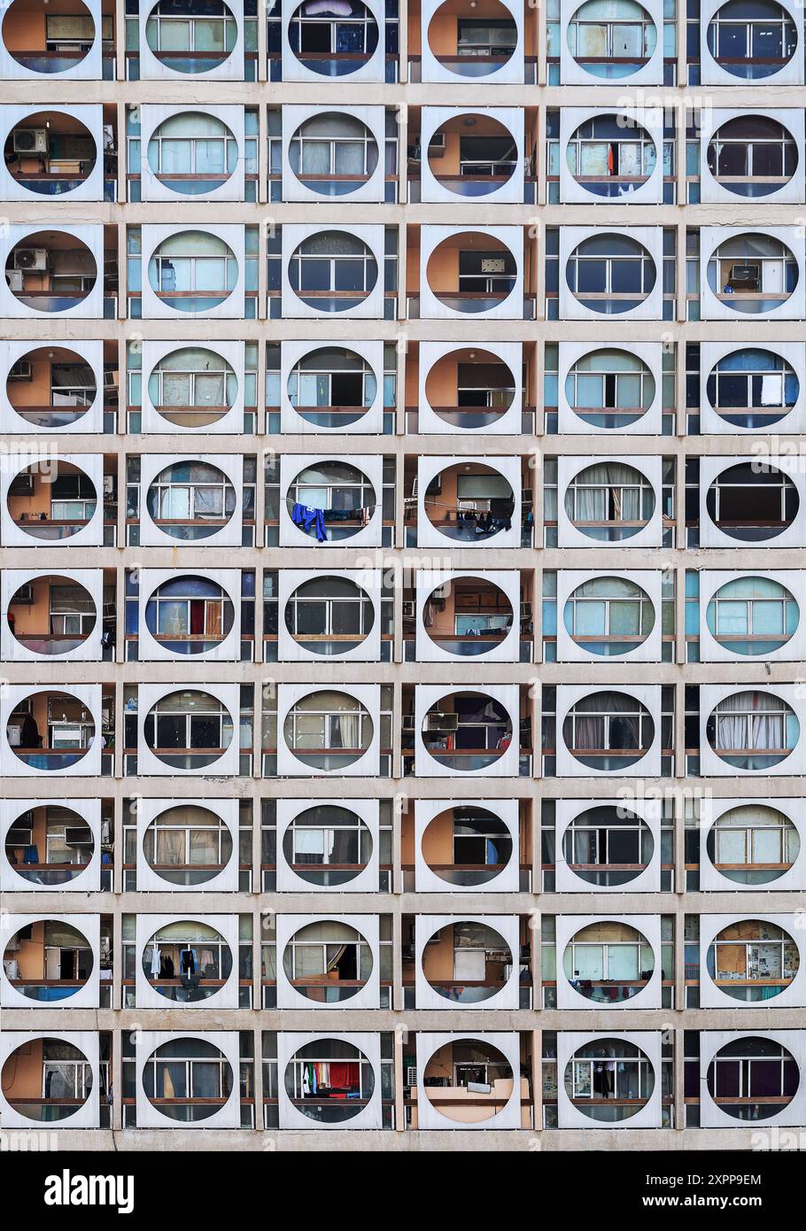 Repeated windows hi-res stock photography and images - Alamy