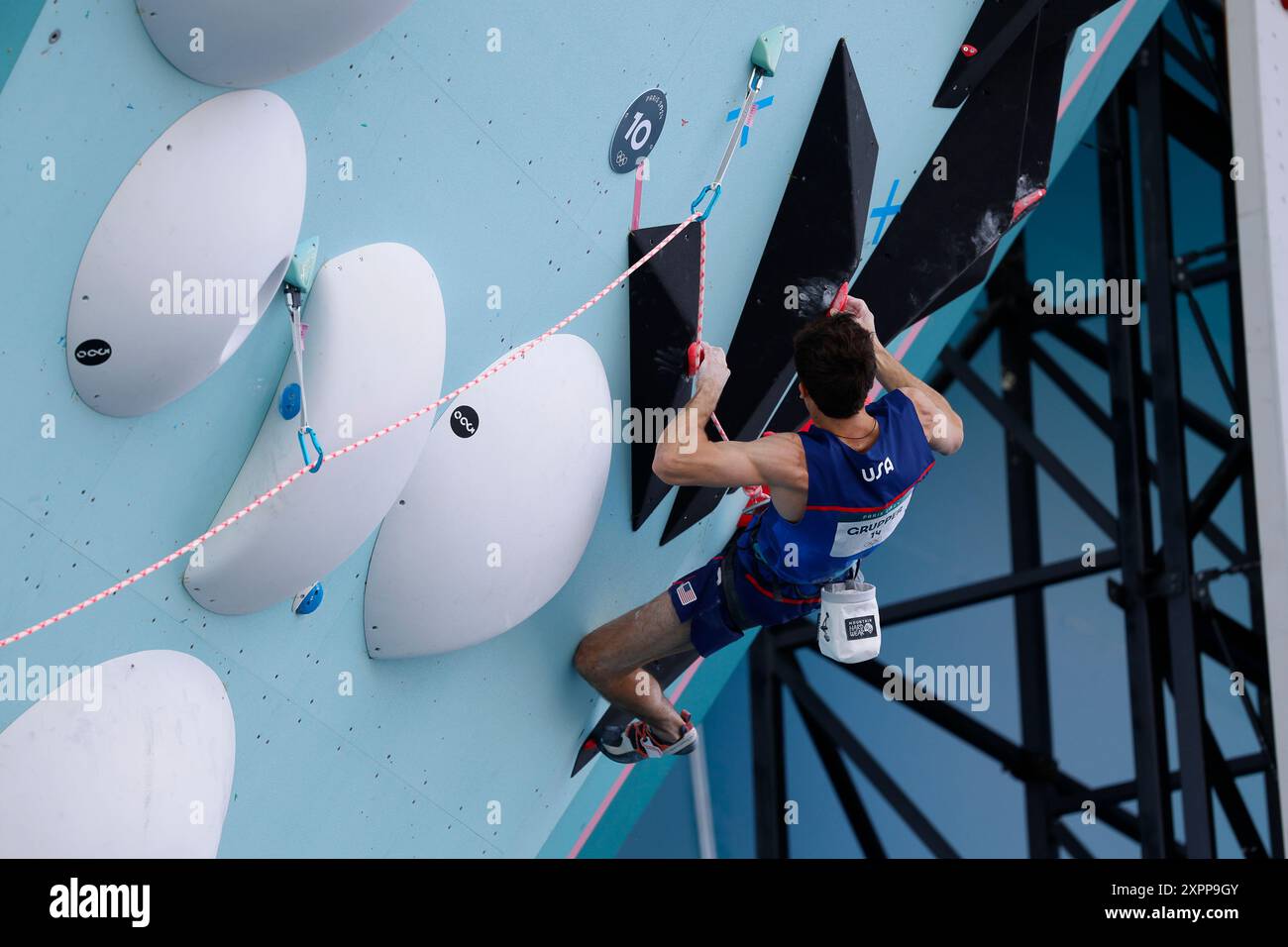 GRUPPER Jesse of USA Sport Climbing Men's Boulder & Lead, Semifinal ...