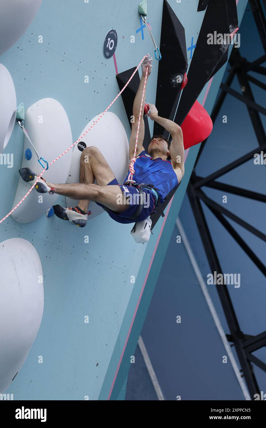 GRUPPER Jesse of USA Sport Climbing Men's Boulder & Lead, Semifinal ...