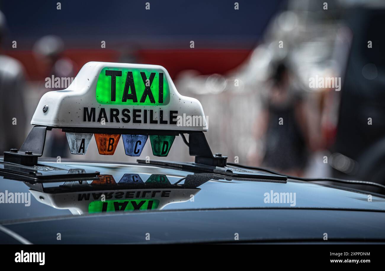 Marseille taxi hi-res stock photography and images - Alamy
