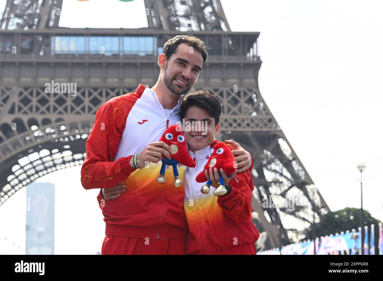 Maria Perez ( ESP ) and Alvaro Martin ( ESP ) celebrate their victory ...