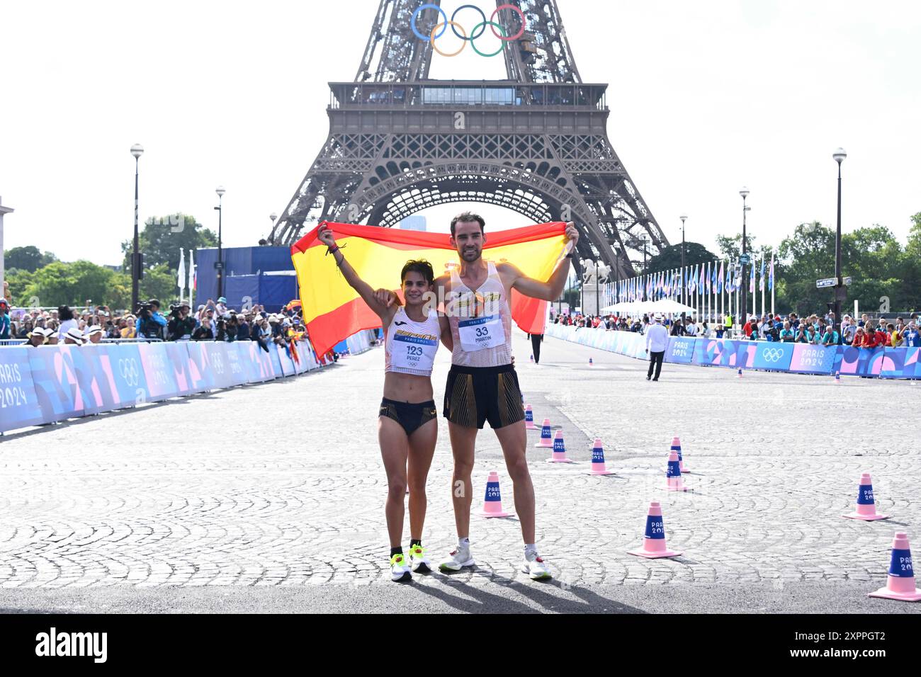 Maria Perez ( ESP ) and Alvaro Martin ( ESP ) celebrate their victory ...