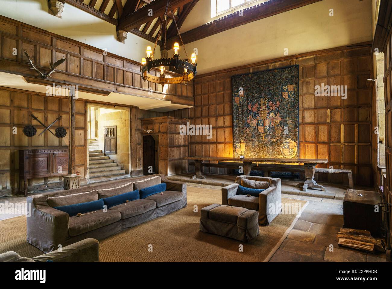 Haddon Hall Derbyshire - Haddon Hall Great hall Haddon Hall interior of the country house ...