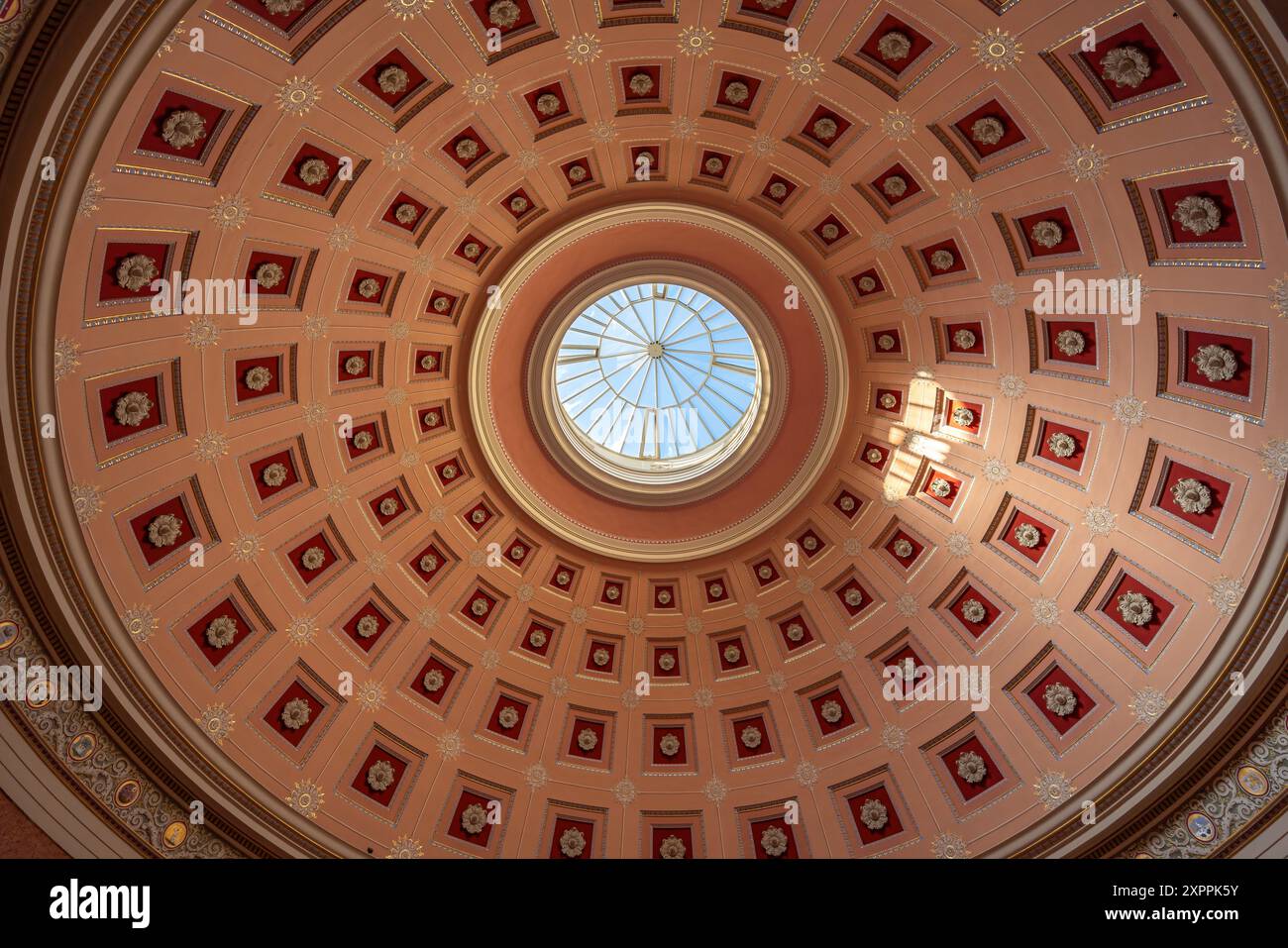 Interior view of museum ceiling dome hi-res stock photography and ...