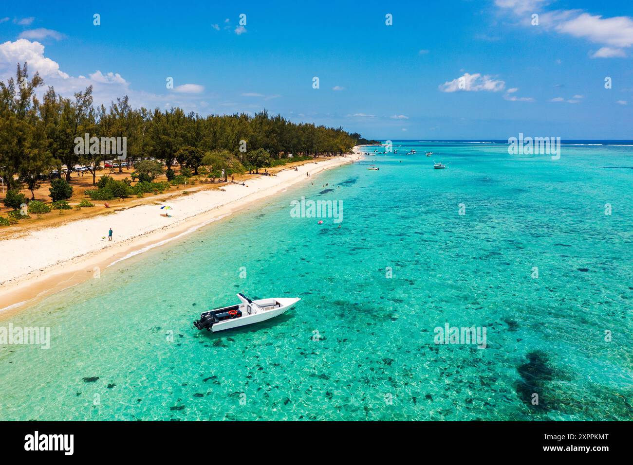 Tropical scenery, beautiful beaches of Mauritius island, Le Morne ...
