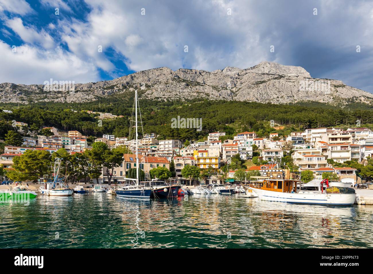 Beautiful Brela on Makarska riviera, Croatia. Adriatic Sea with amazing ...