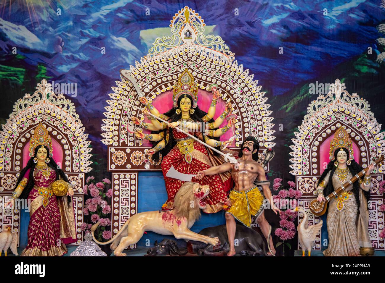 Images of Durga Puja celebrations at Dhakeshwari Hindu Temple, Dhaka ...