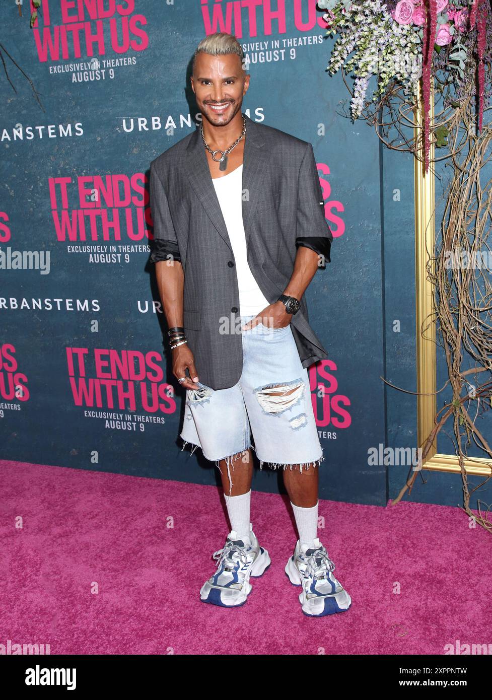 It ends with us hi-res stock photography and images - Alamy