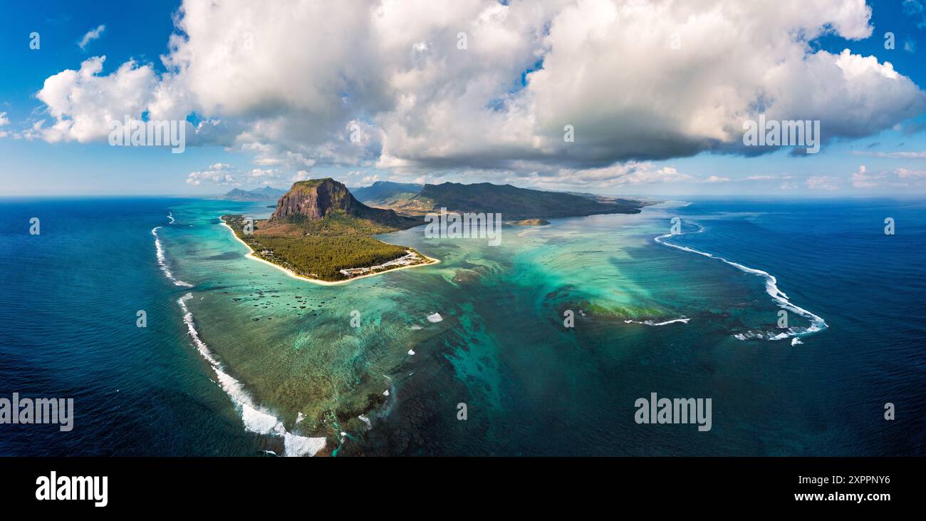 Mauritius island underwater waterfall hi-res stock photography and ...
