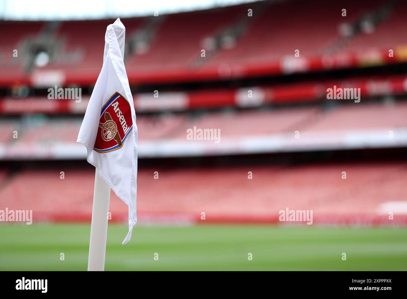 Arsenal flag pre season hi-res stock photography and images - Alamy