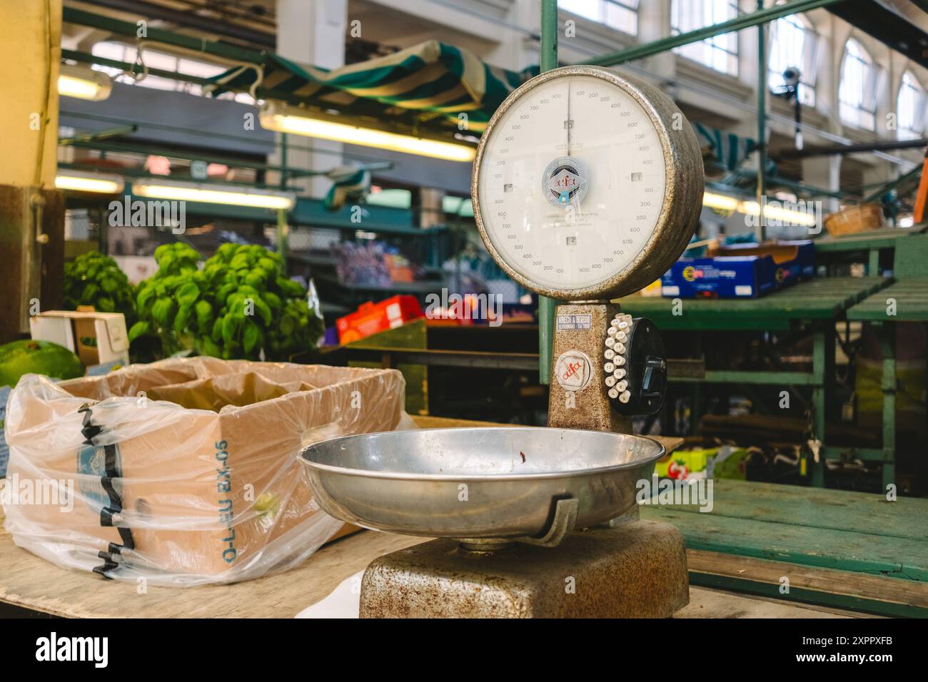 Trieste, Italy 28-7-2024 : An old food scale, on a market stall Stock ...