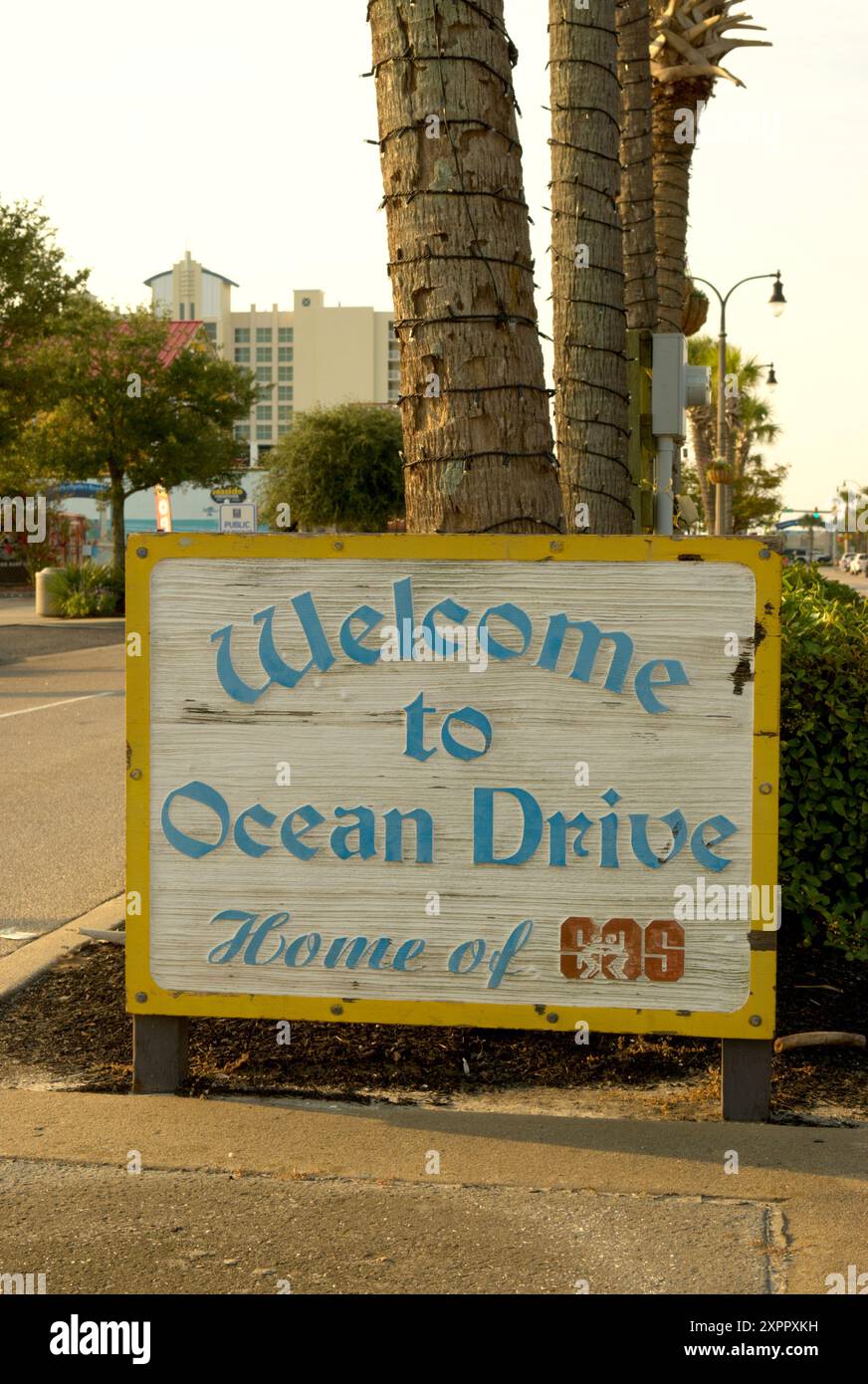 Welcome to Ocean Drive sign at North Myrtle, South Carolina, USA Stock ...