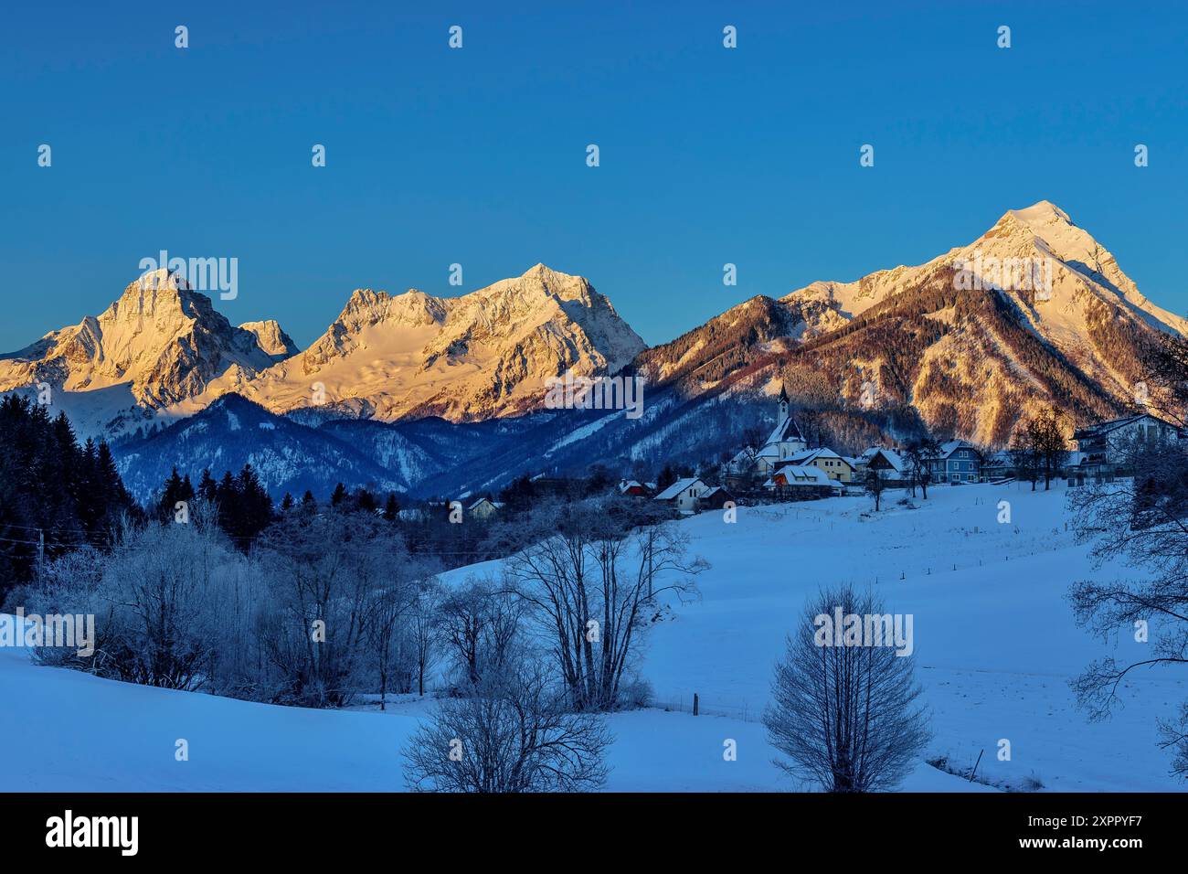 Vorderstoder with a view of Spitzmauer, Großer Priel and Kleiner Priel ...