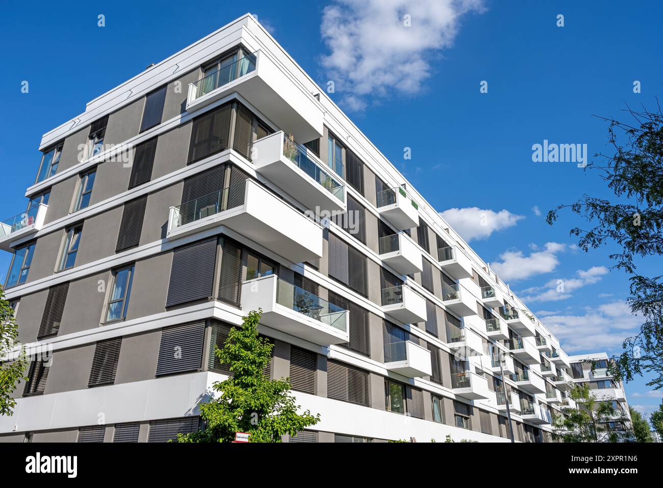 Modern new upscale apartment buildings hi-res stock photography and ...