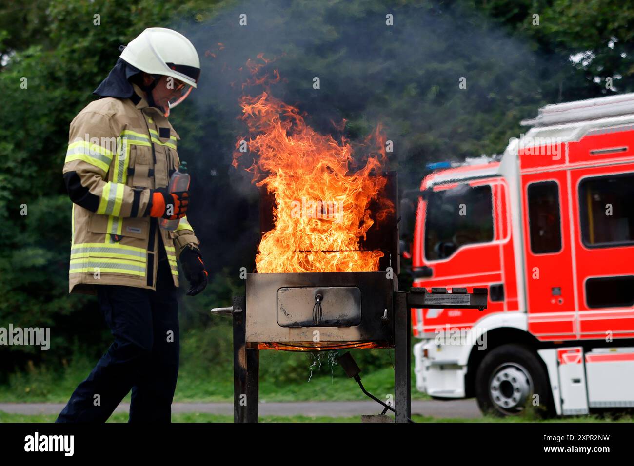 Unfall grill hi-res stock photography and images - Alamy