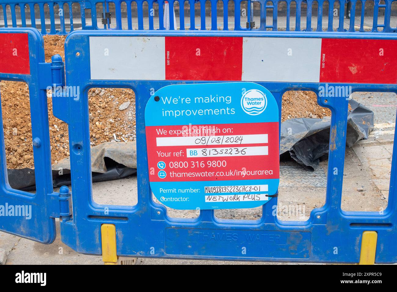 Slough, Berkshire, UK. 6th August, 2024. Thames Water are putting in ...