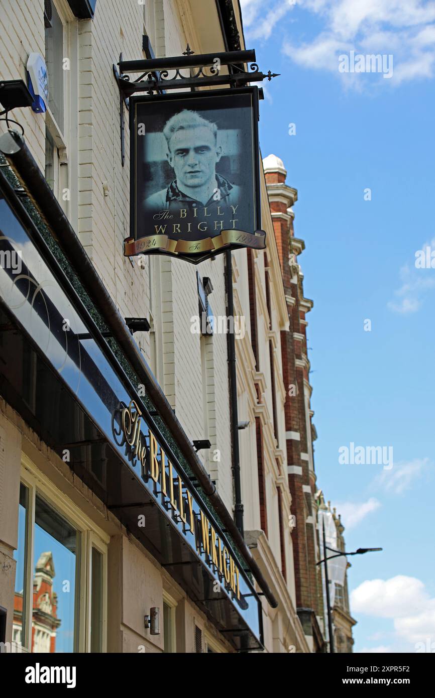 The Billy Wright pub in the city centre of Wolverhampton Stock Photo ...