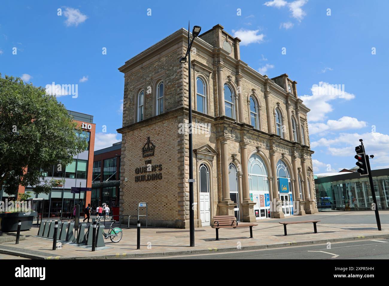 The Queens Building by Edward Banks in Wolverhampton Stock Photo - Alamy