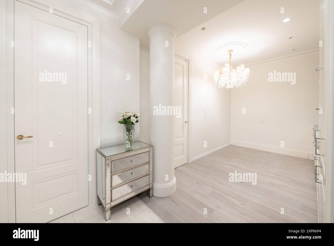 Entrance hall open kitchen hi-res stock photography and images - Alamy
