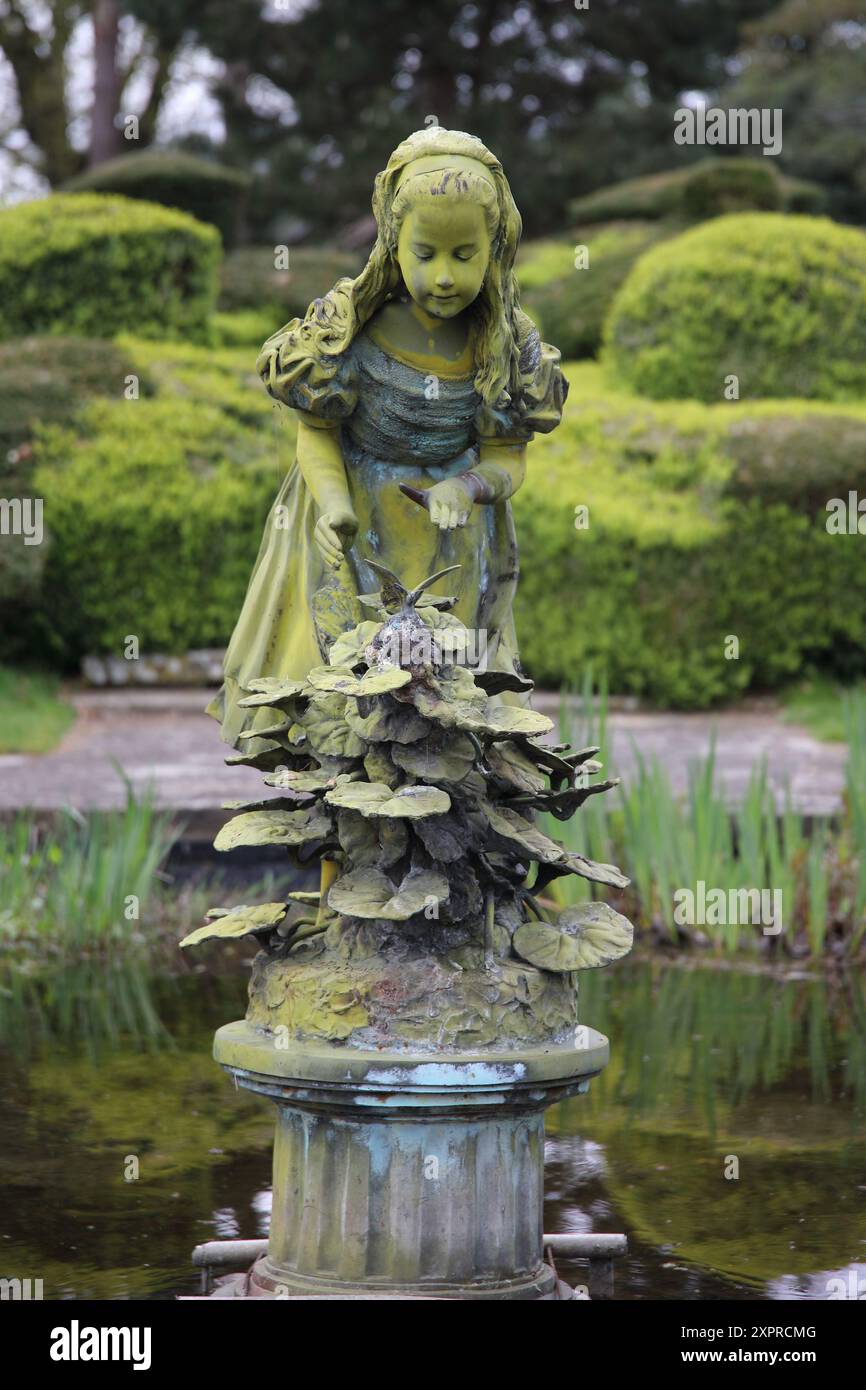 statue of girl in pond, Petwood hotel woodhall spa Stock Photo - Alamy