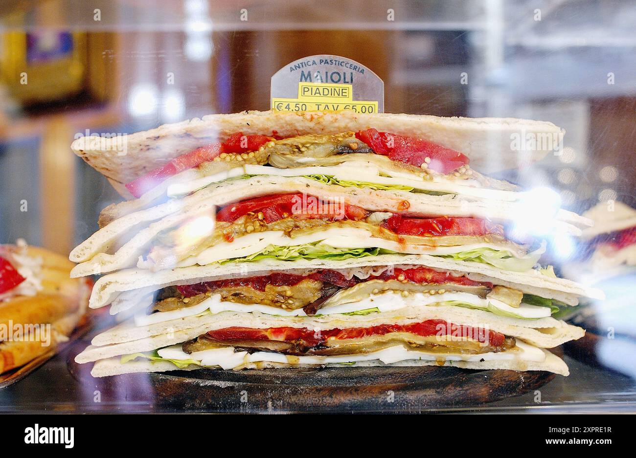 Typical italian kitchen hi-res stock photography and images - Alamy