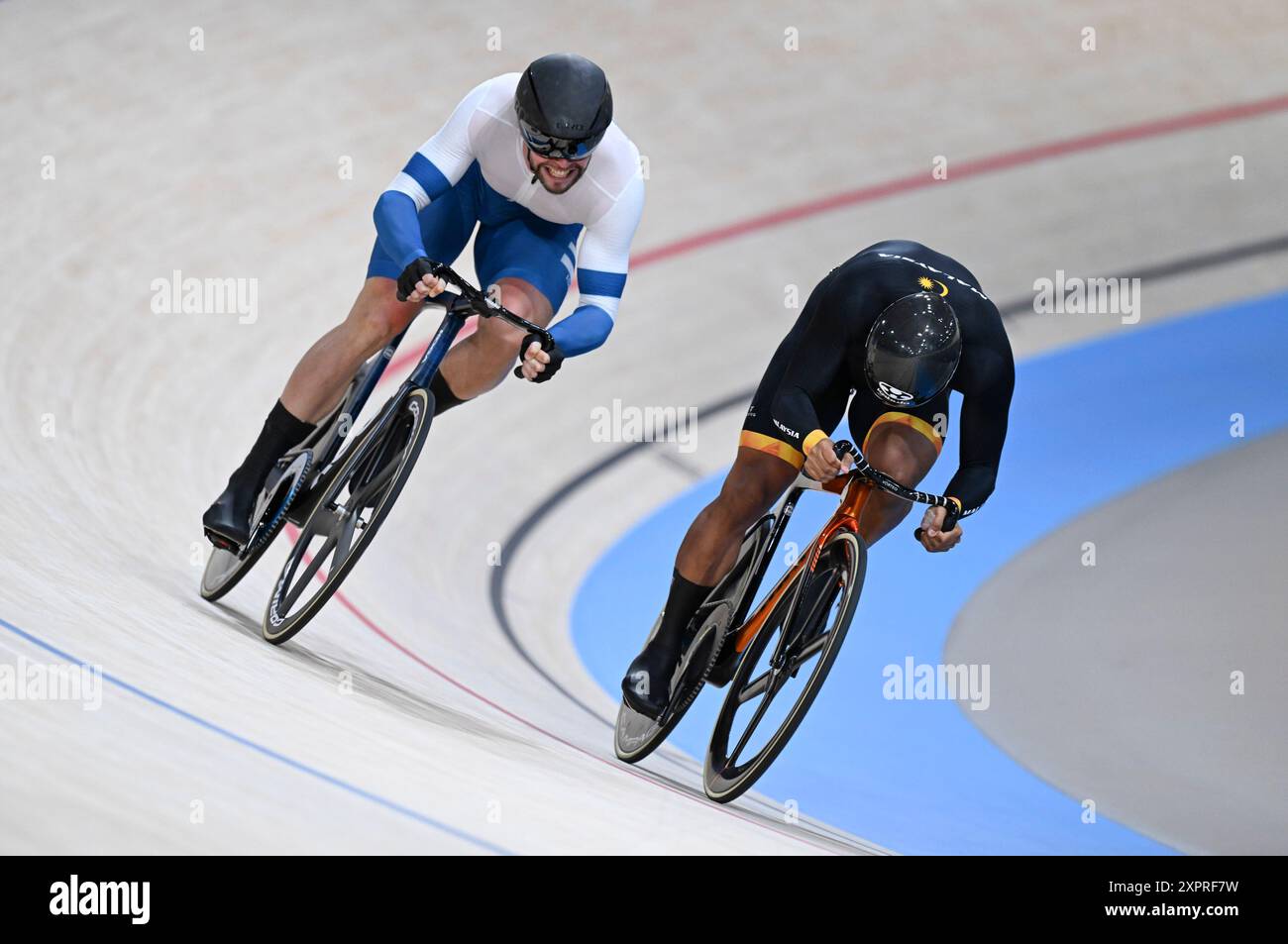 Paris, France. 7th Aug, 2024. Mikhail Yakovlev (L) of Israel competes ...