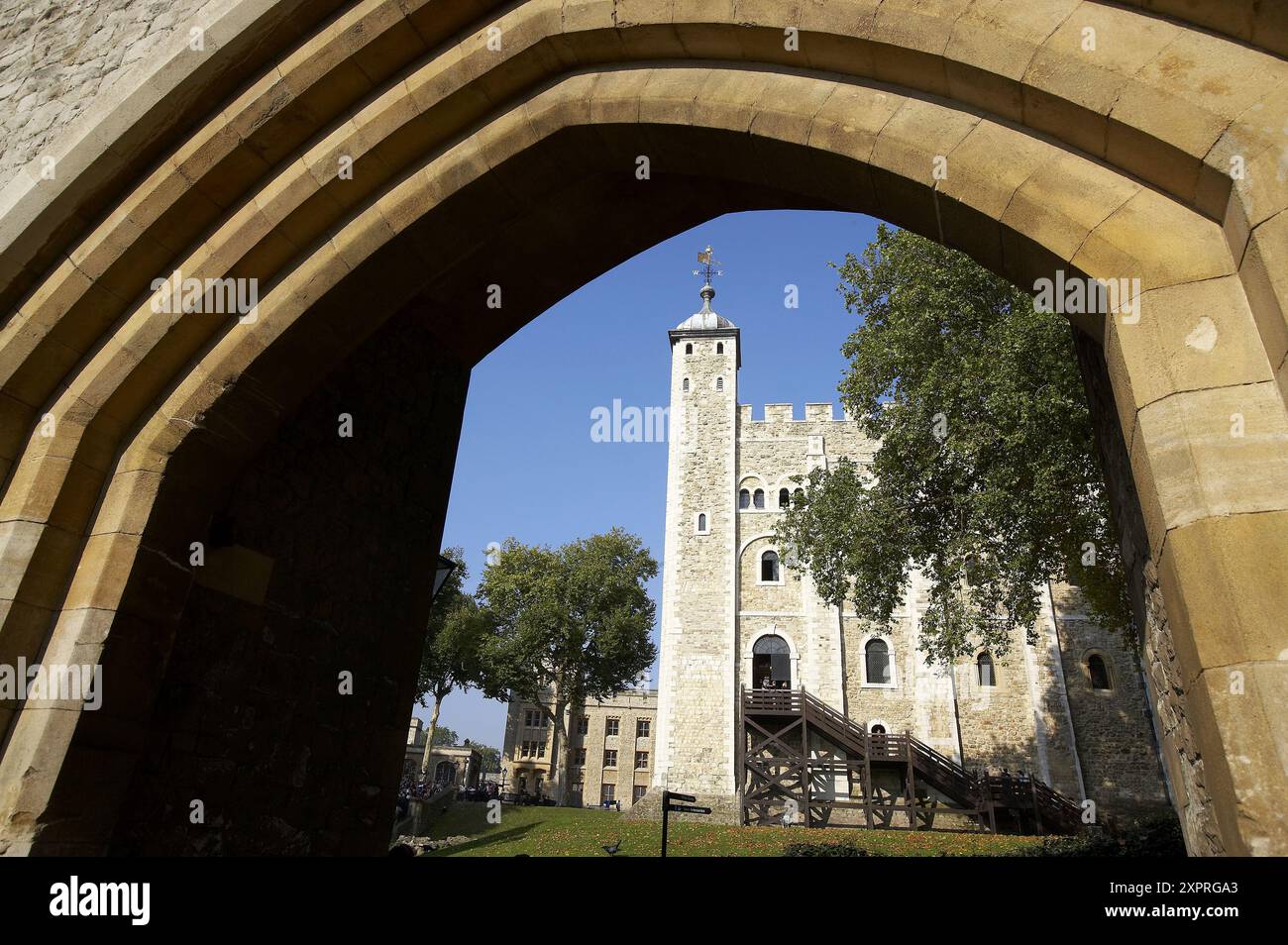 London medieval gates hi-res stock photography and images - Alamy