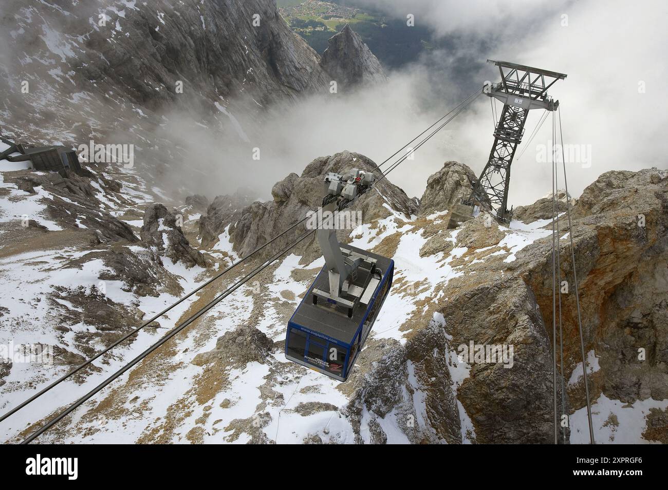Zugspitze, Bavarian Alps, German/Austrian (Tyrol) border Stock Photo ...