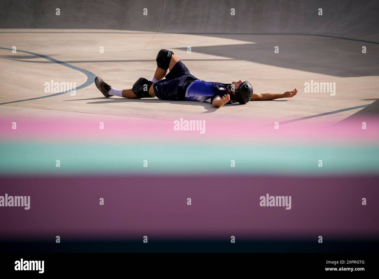 Tom Schaar of the United States reacts after falling during the men's ...