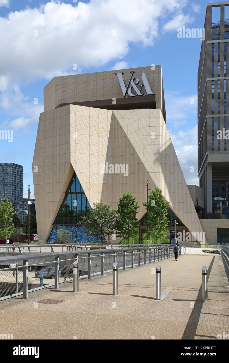 Exterior of the new V&A East Storehouse building on Stratford ...