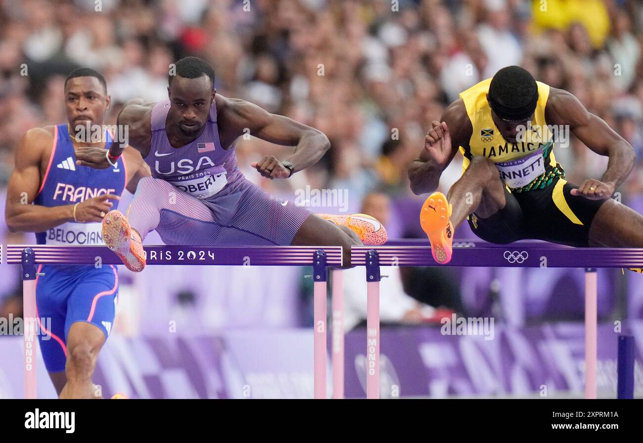 Paris, France. 07th Aug, 2024. Orlando Bennett of Jamaica (R) and ...