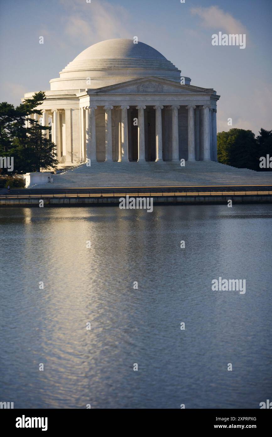 Washington dc classical buildings hi-res stock photography and images ...