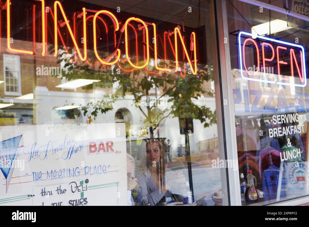 Lincoln House Restaurant Bar & Deli, Washington DC, USA Stock Photo - Alamy