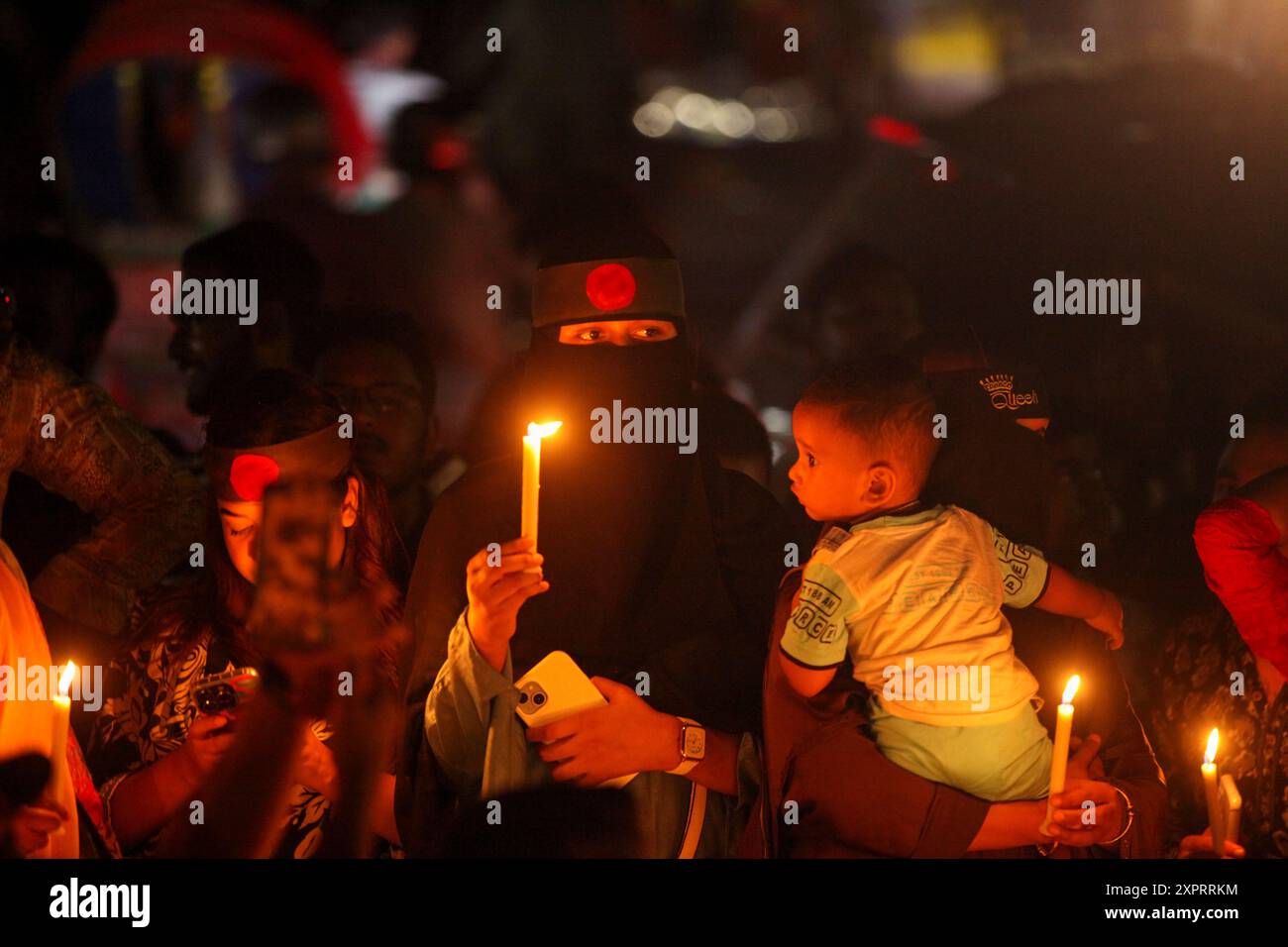 Dhaka, Dhaka, Bangladesh. 7th Aug, 2024. Student are arrange a Lighting ...