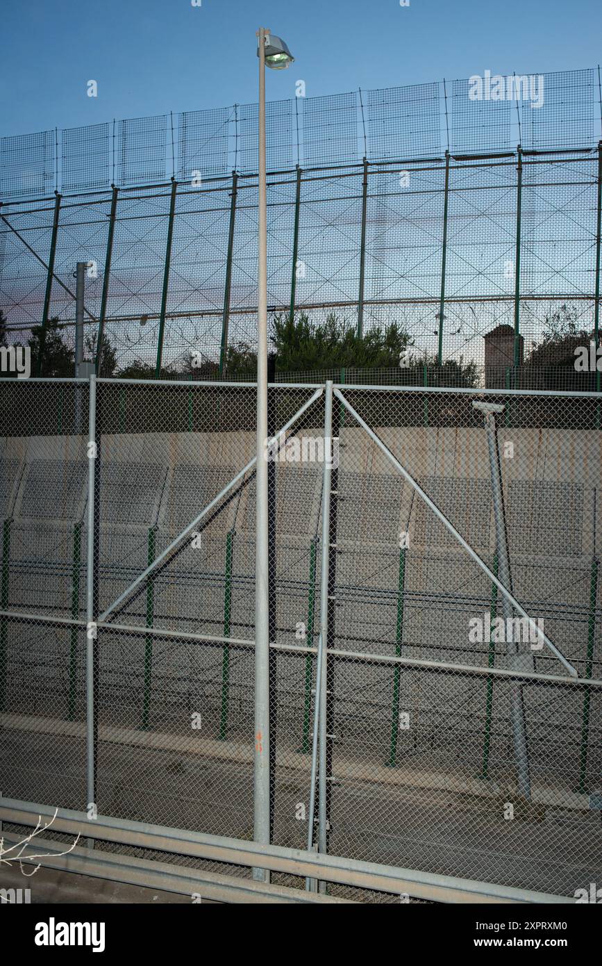 Six meter fence hi-res stock photography and images - Alamy