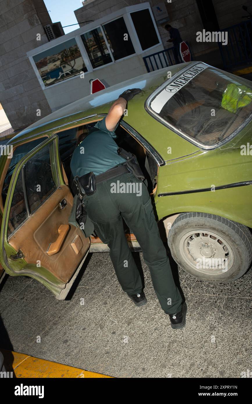 Eu border checks hi-res stock photography and images - Alamy