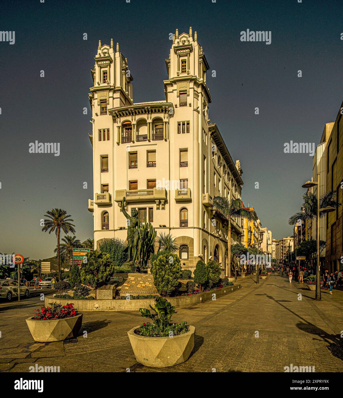 Plaza de la Constitución and shopping street Paseo de Revellin, neo ...