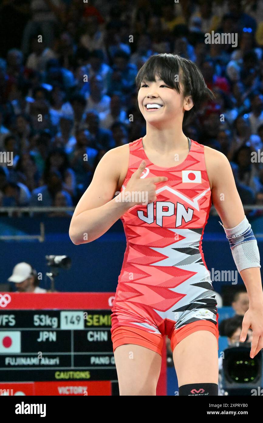 FUJIMANI Akari, Japan (JPN) vs PANG Qinyu (CHN), WFS 53kg semifinal Wrestling at Champ-de-Mars ...