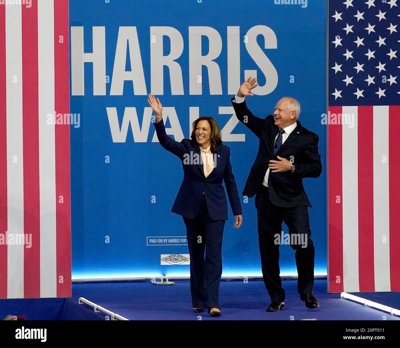 Kamala harris tim walz hi-res stock photography and images - Alamy