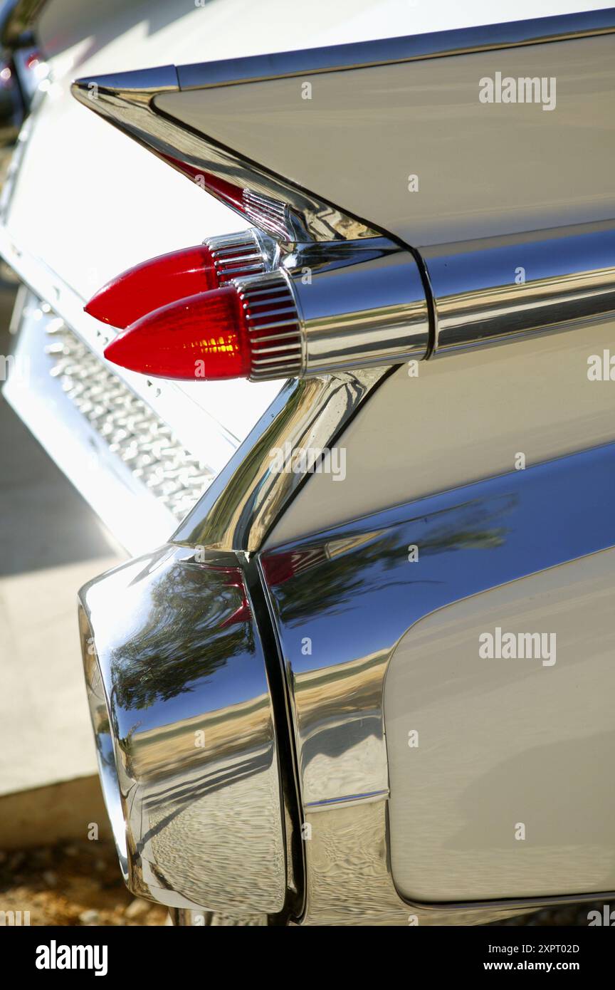 Auto color dorado hi-res stock photography and images - Alamy