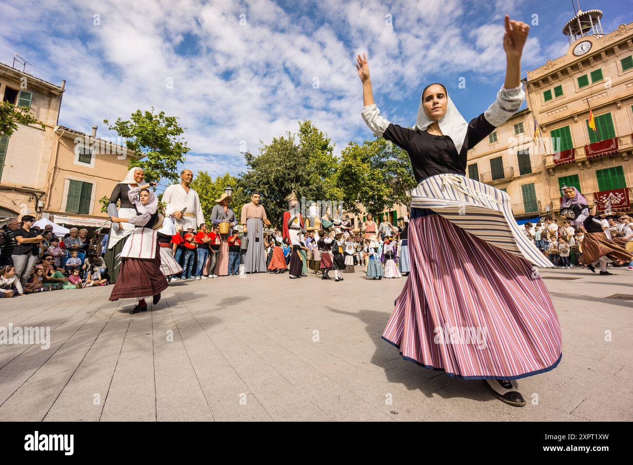 Baile bolero hi-res stock photography and images - Alamy