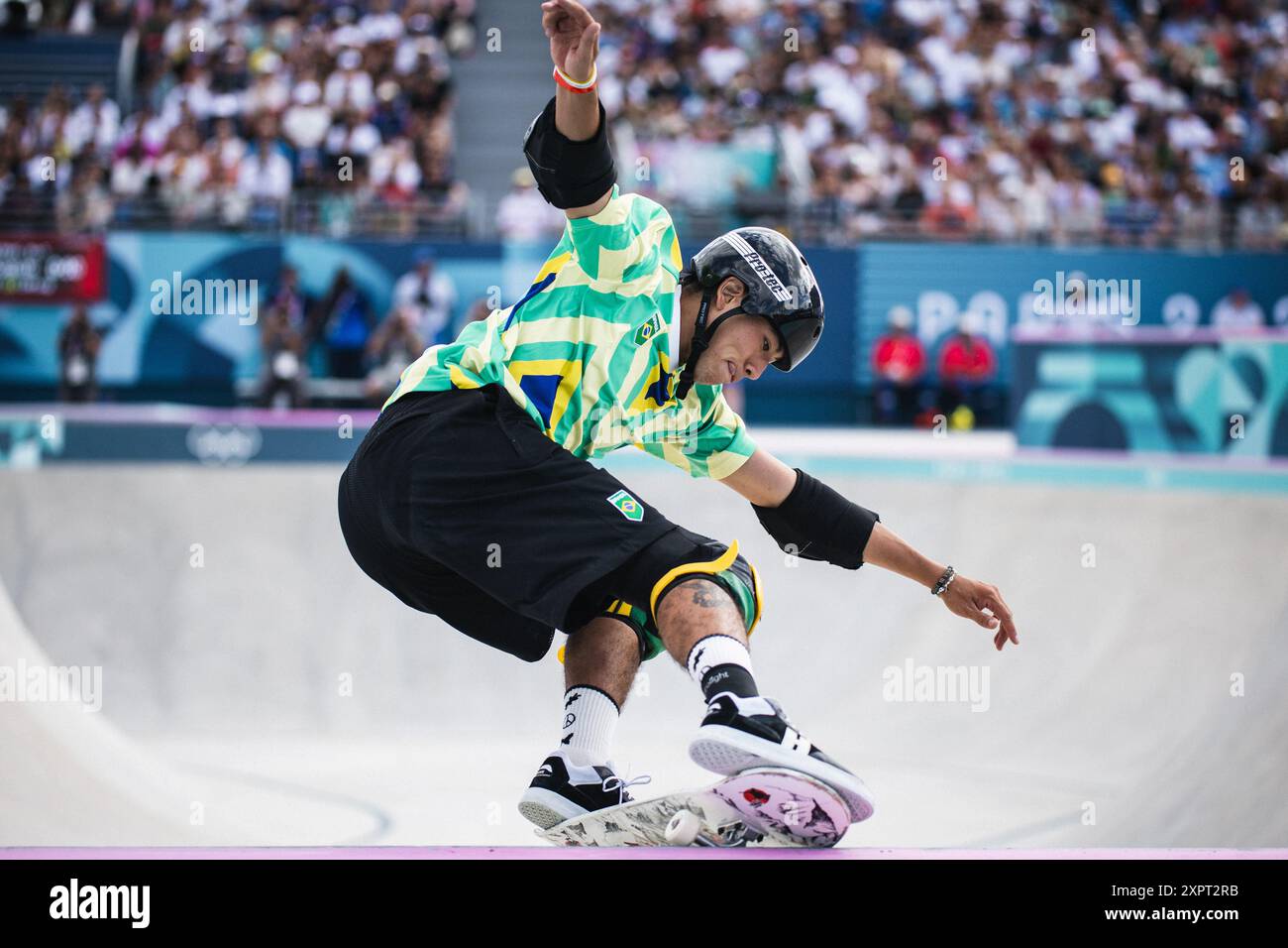 PARIS, IF - 07.08.2024: MEN'S SKATE PARK - Skateboarding - Paris 2024 ...