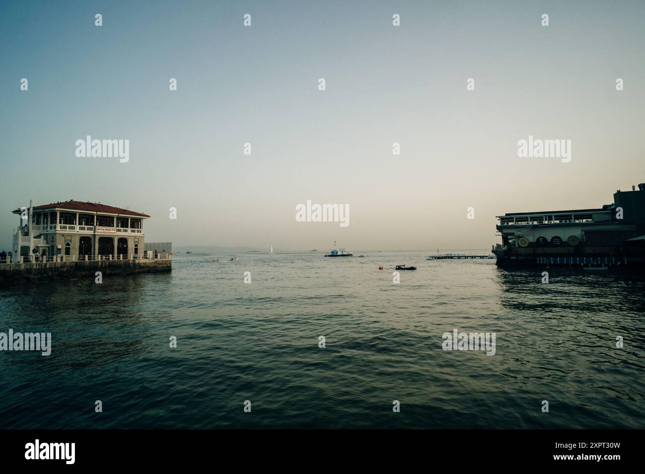 Istanbul moda beach hi-res stock photography and images - Alamy