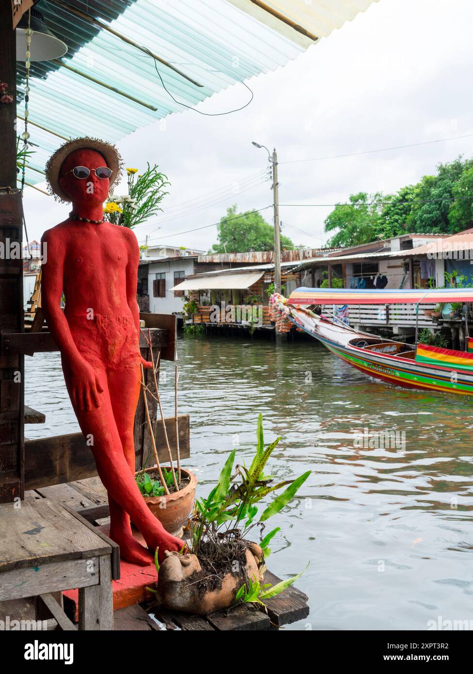Khlong Bang Luang Floating Market and Artist House (Bangkok/Thailand Stock Photo - Alamy