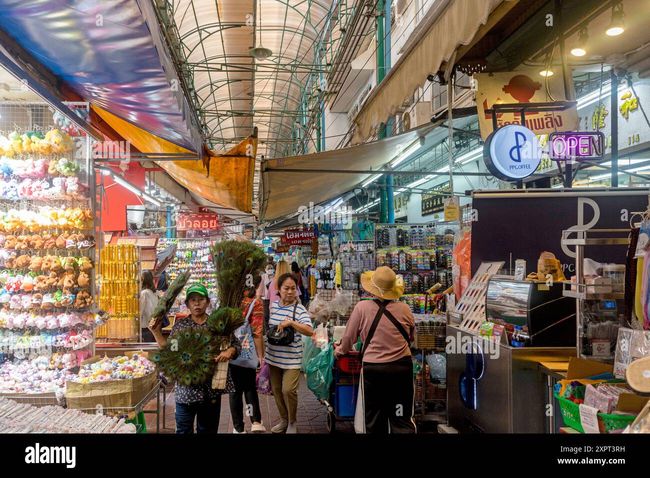 Sampheng market bangkok hi-res stock photography and images - Alamy